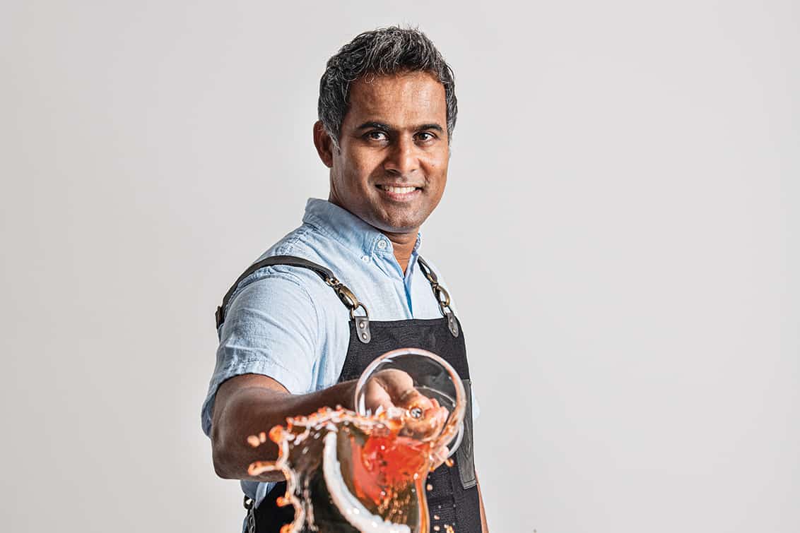 Wie Mixologe Indika Silva mit einer Geheimzutat aus Sri Lanka ...